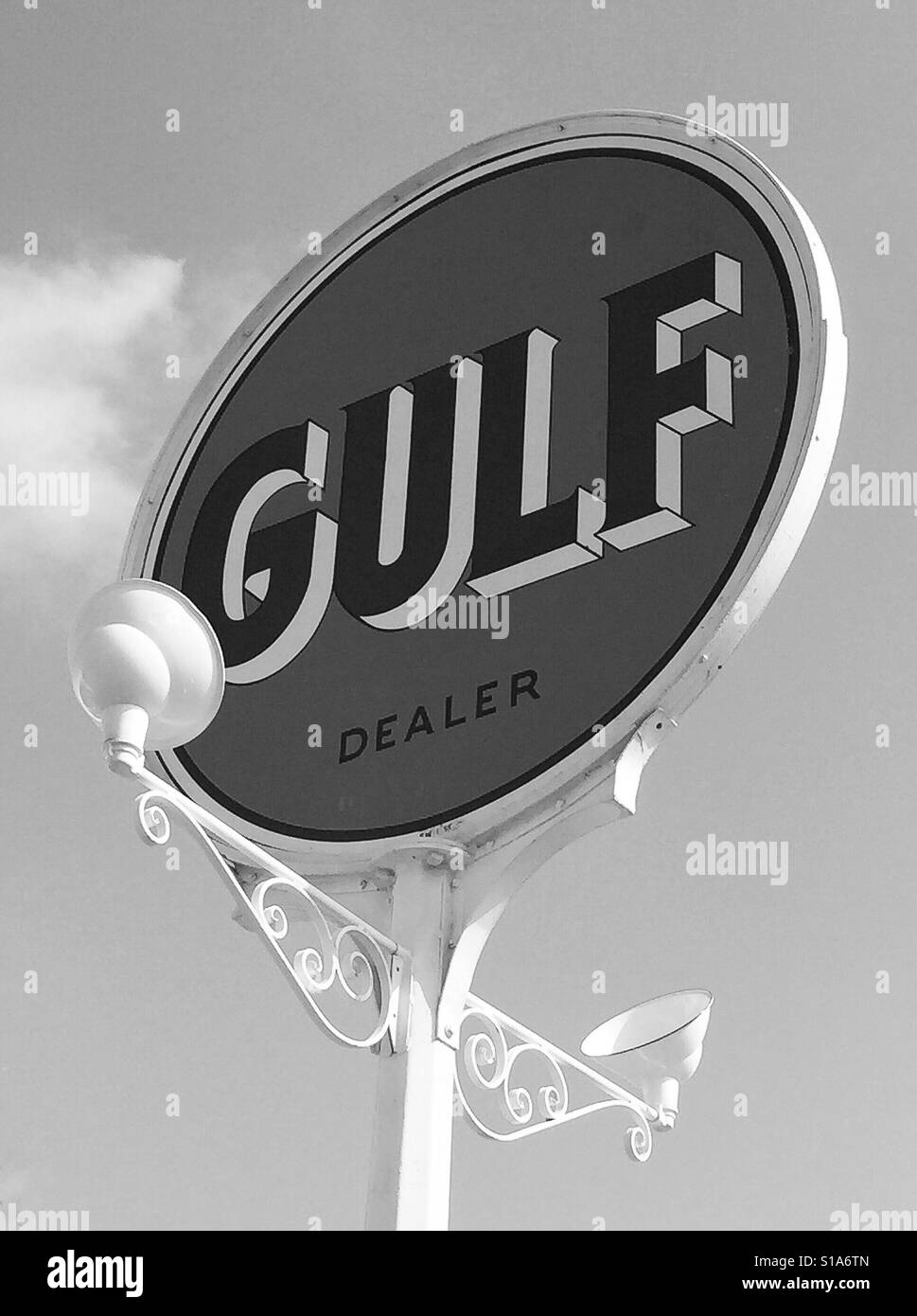 Gulf gas station sign hi-res stock photography and images - Alamy
