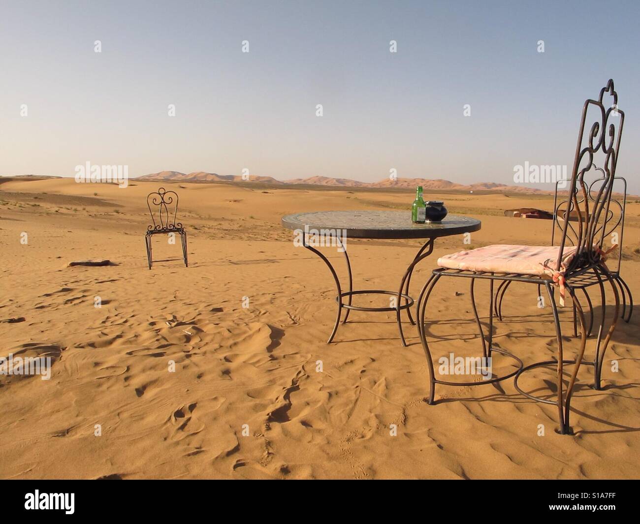 Breakfast in the Sahara Stock Photo - Alamy