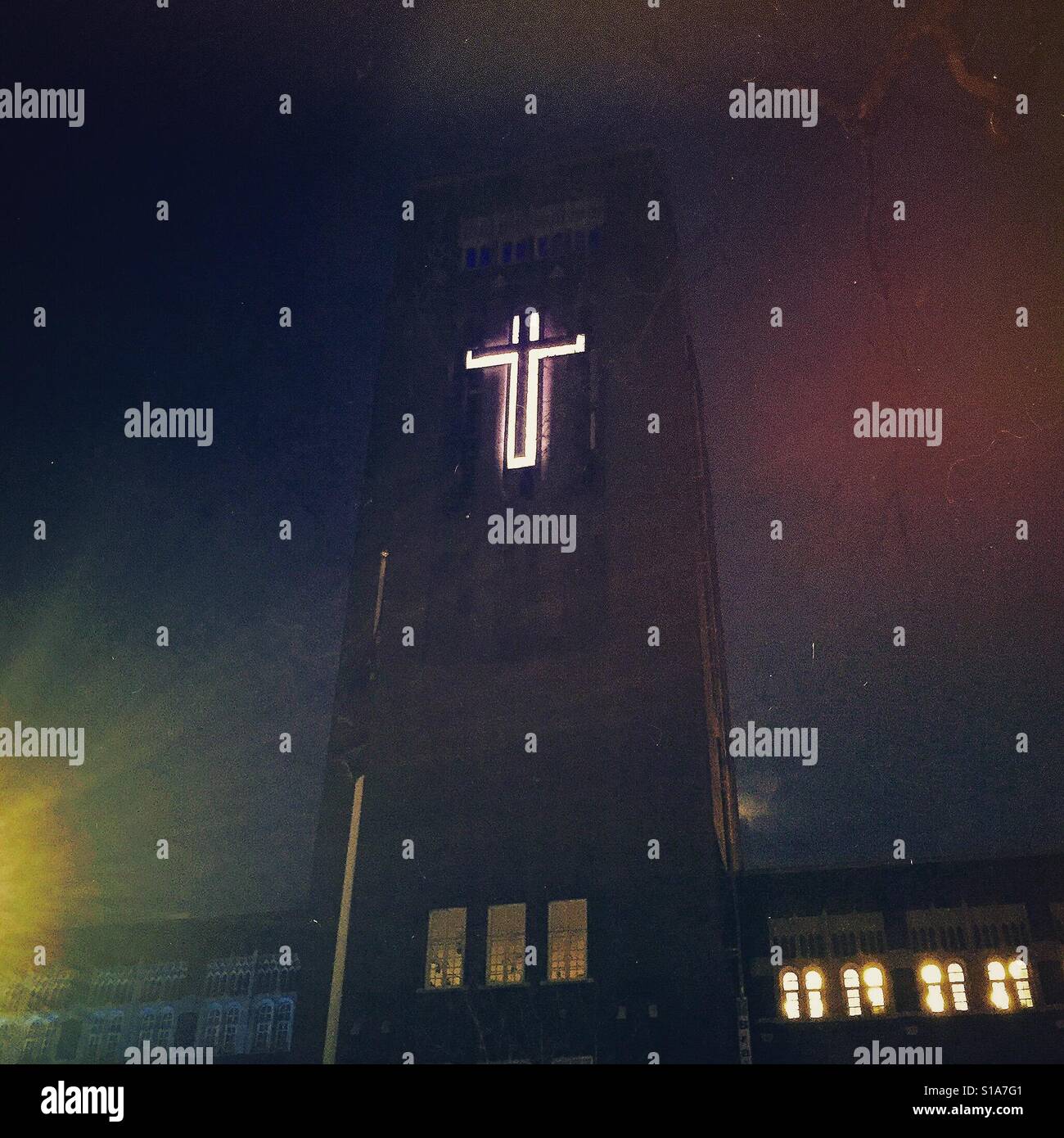 Neon cross hi-res stock photography and images - Alamy