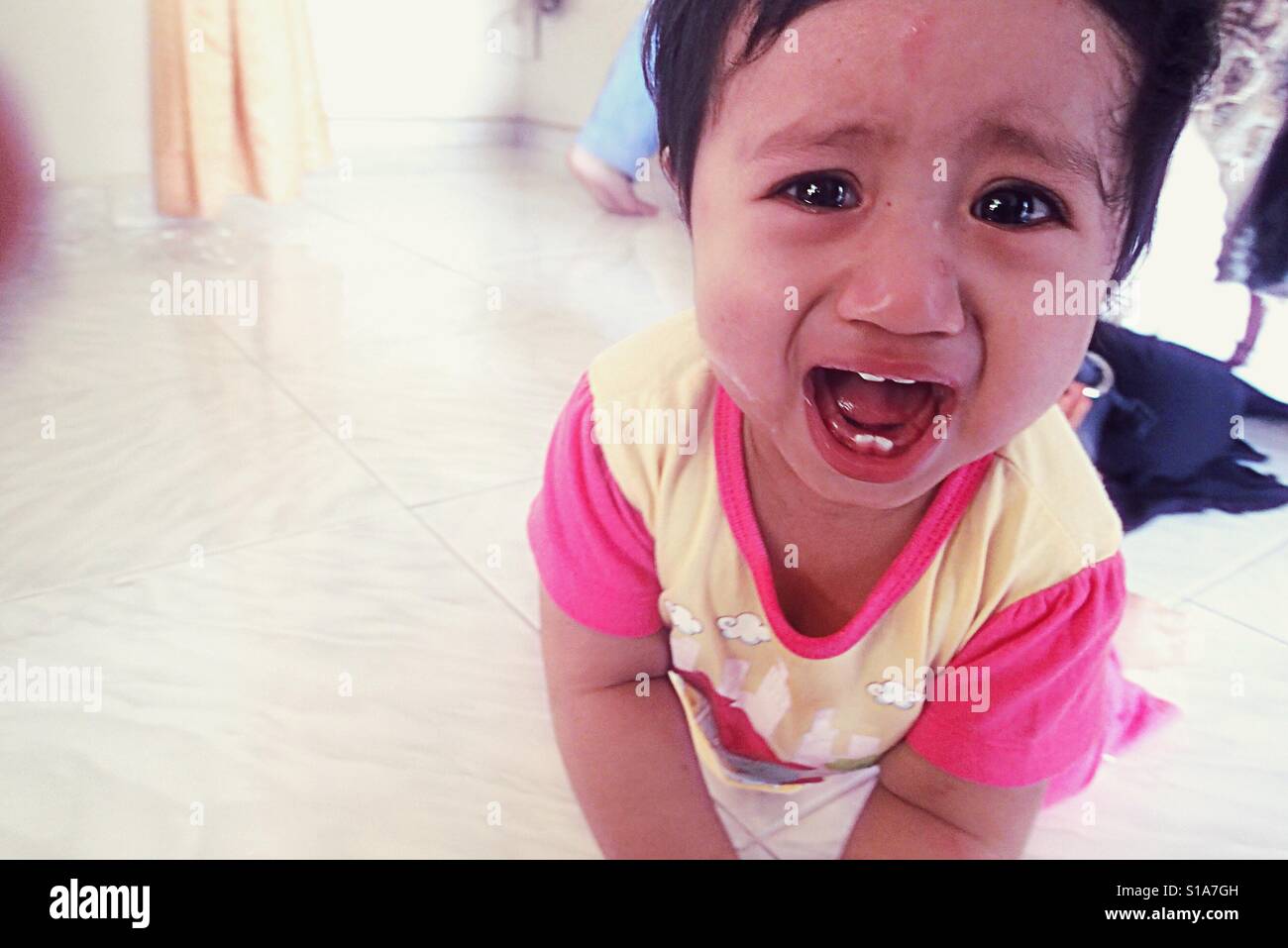 Scared kids crying hi-res stock photography and images - Alamy