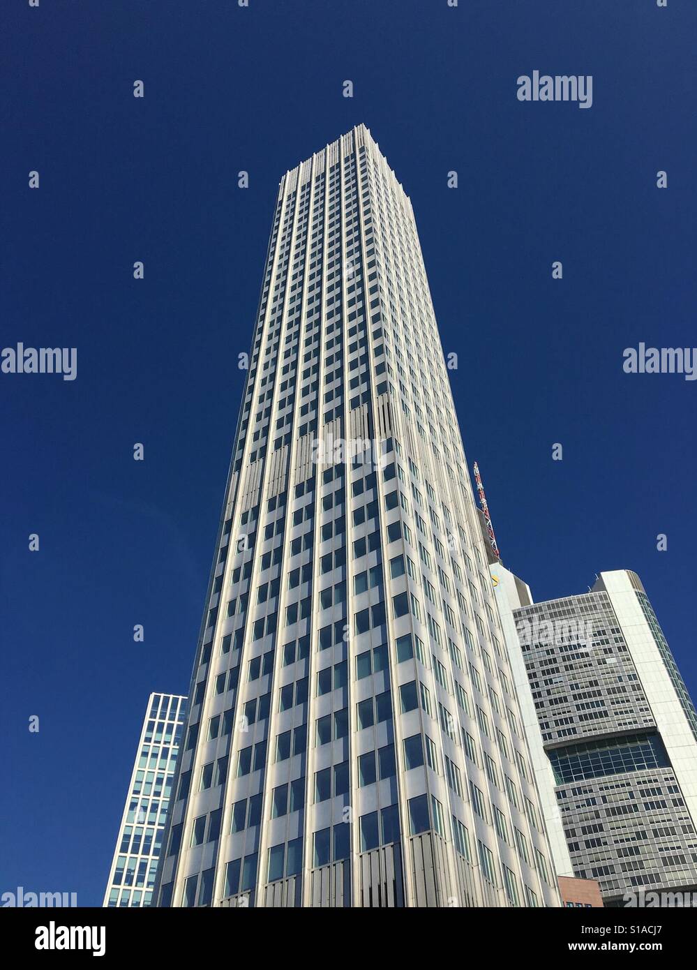 Very tall building hi-res stock photography and images - Alamy