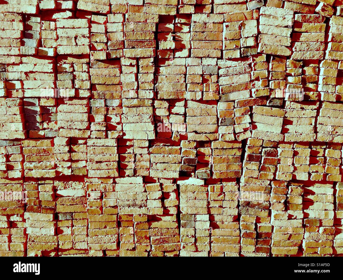 Red building bricks hi-res stock photography and images - Alamy