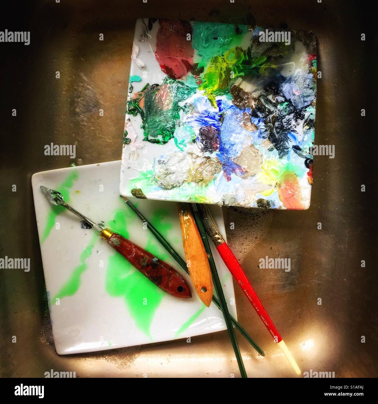 Acrylic sink hi-res stock photography and images - Alamy