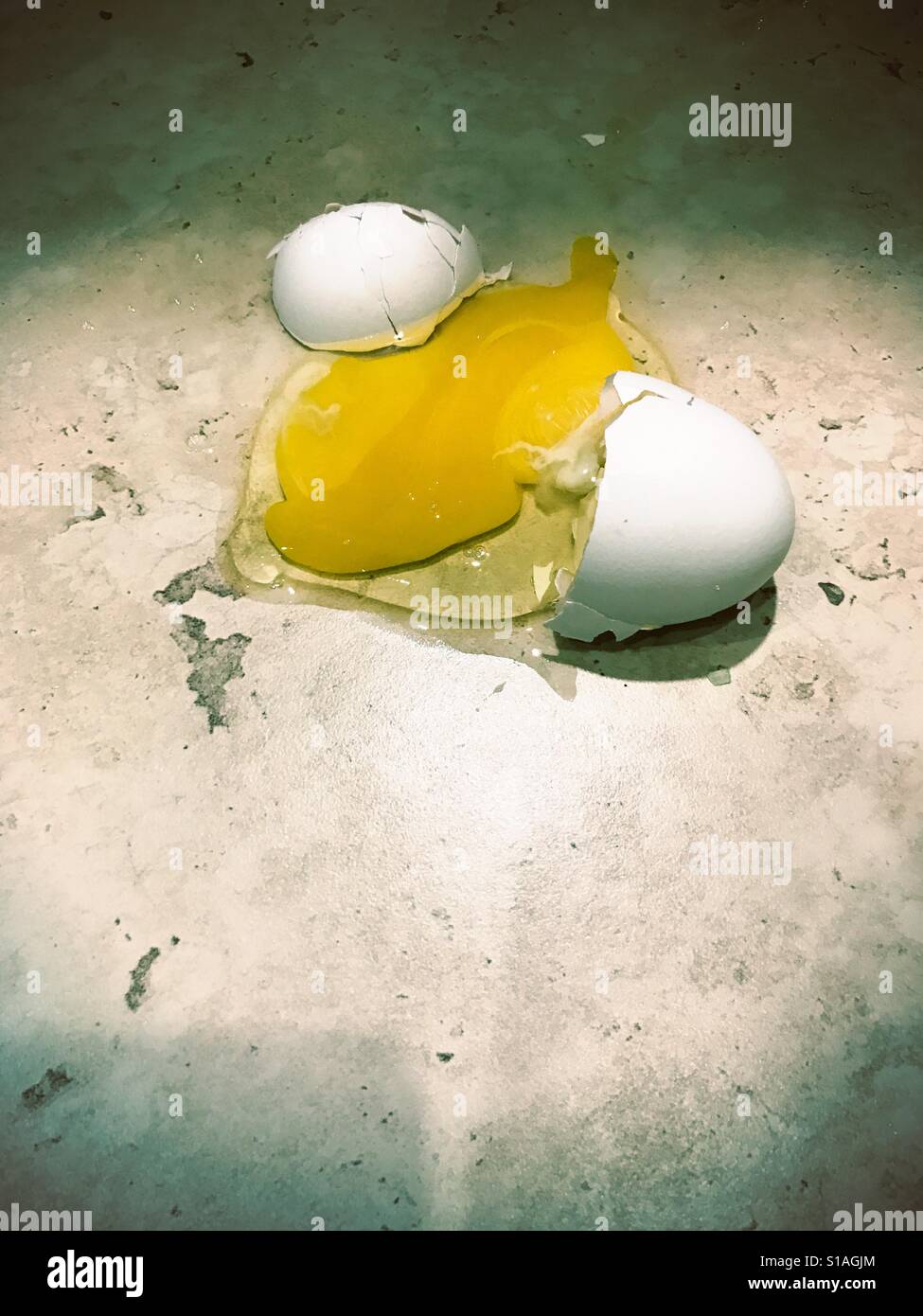 Egg spill hi-res stock photography and images - Alamy