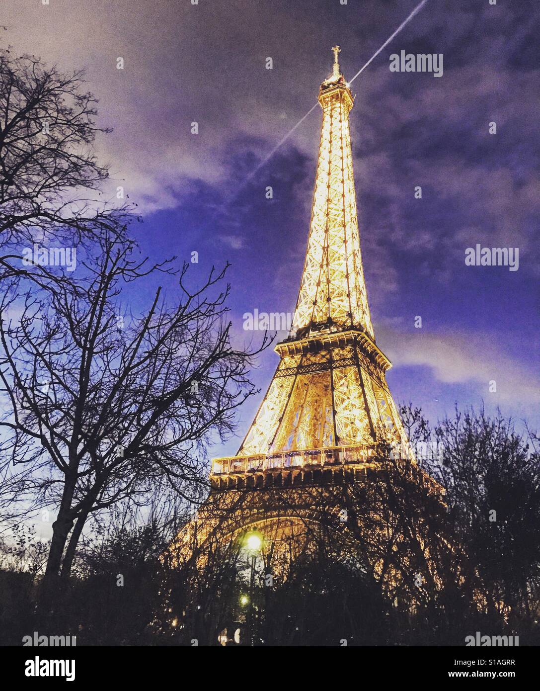 Purple eiffel tower hi-res stock photography and images - Alamy Purple eiffel tower hi-res stock photography and images - Alamy