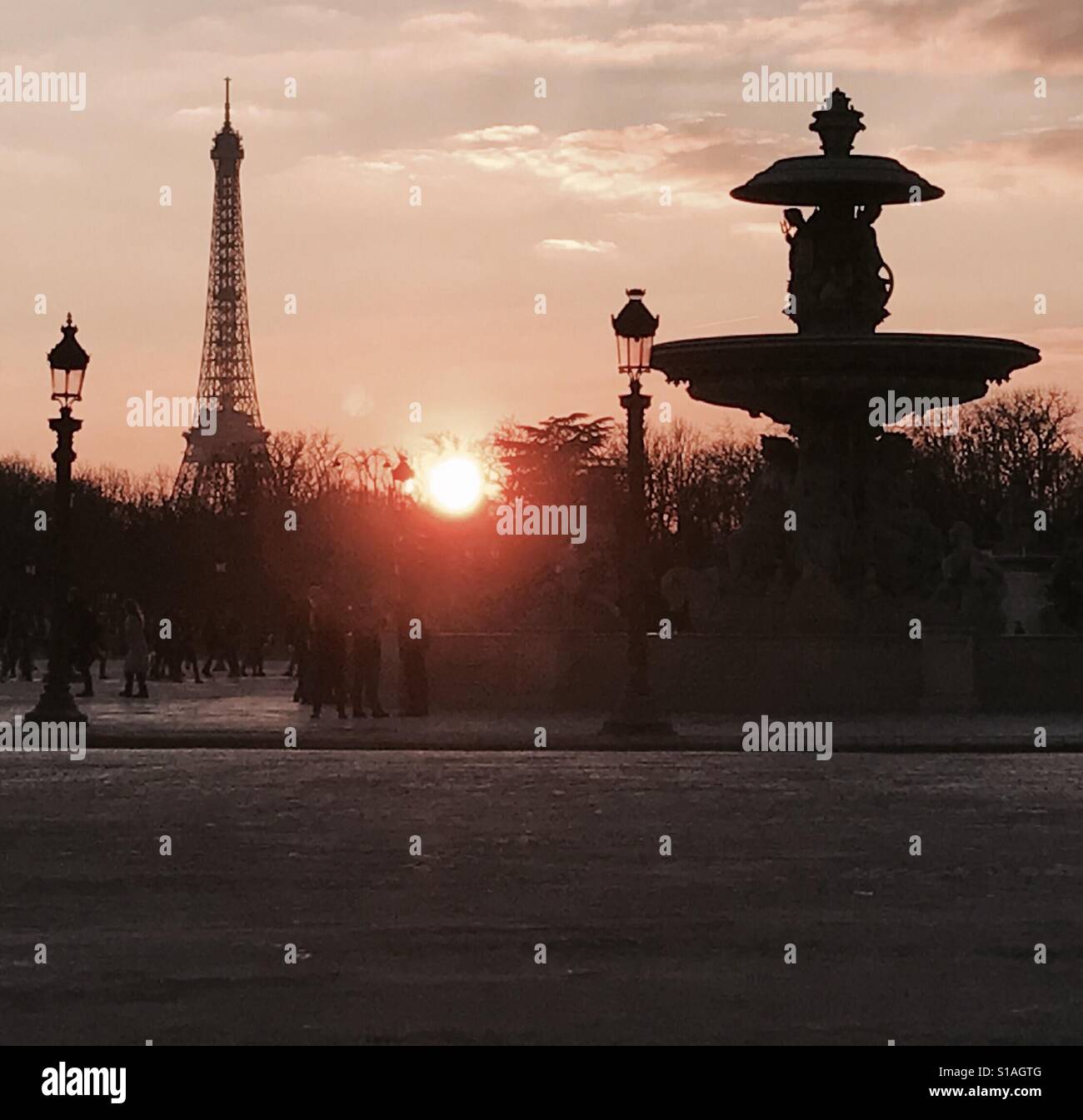 Paris street shadows hi-res stock photography and images - Alamy