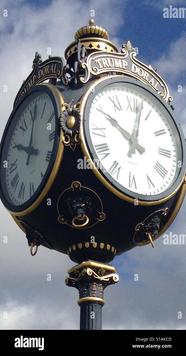 10 clock hi-res stock photography and images - Alamy