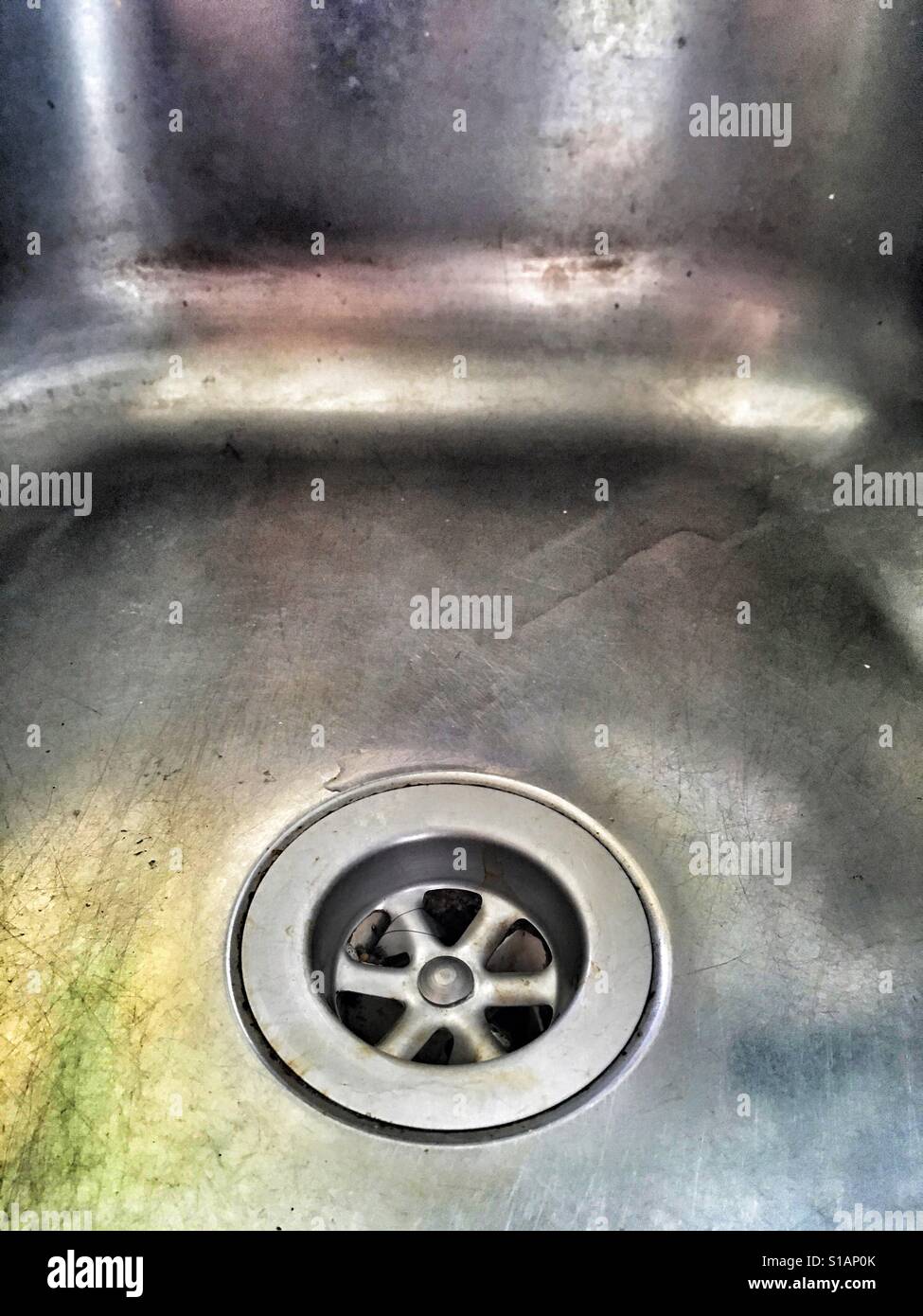 Aluminium sink hi-res stock photography and images - Alamy