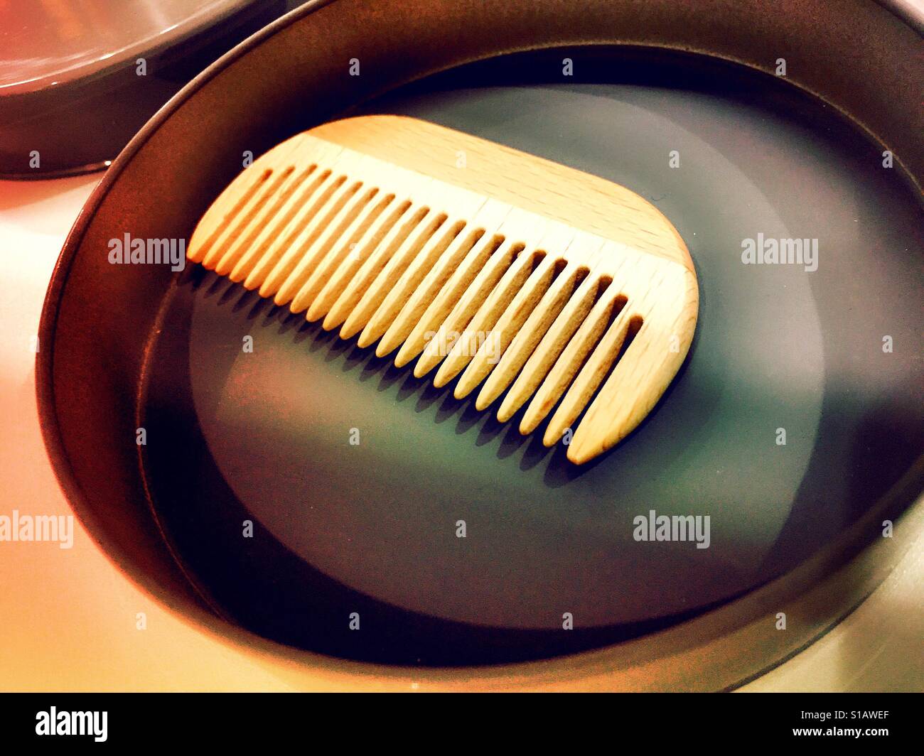 Teeth of a comb hi-res stock photography and images - Alamy