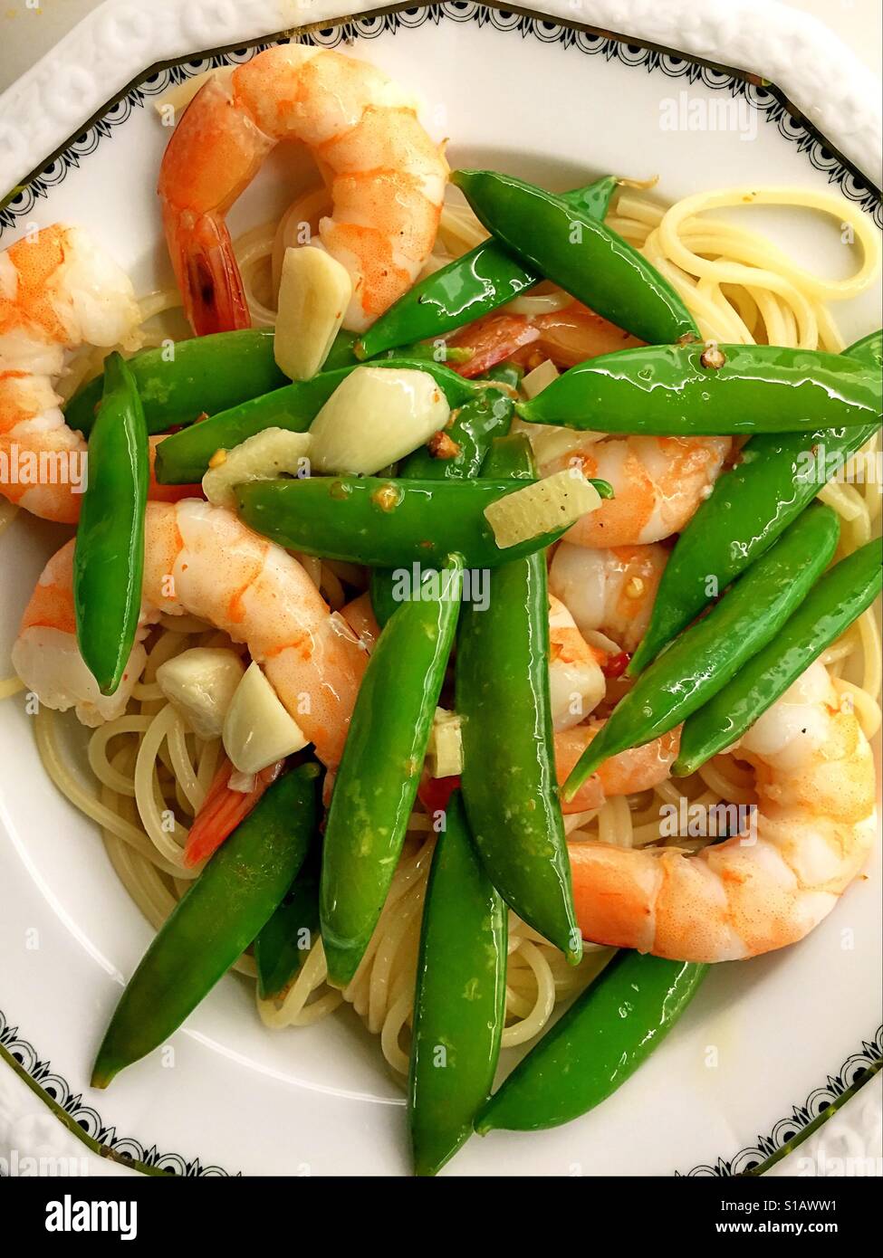 Snap pea spaghetti hi-res stock photography and images - Alamy
