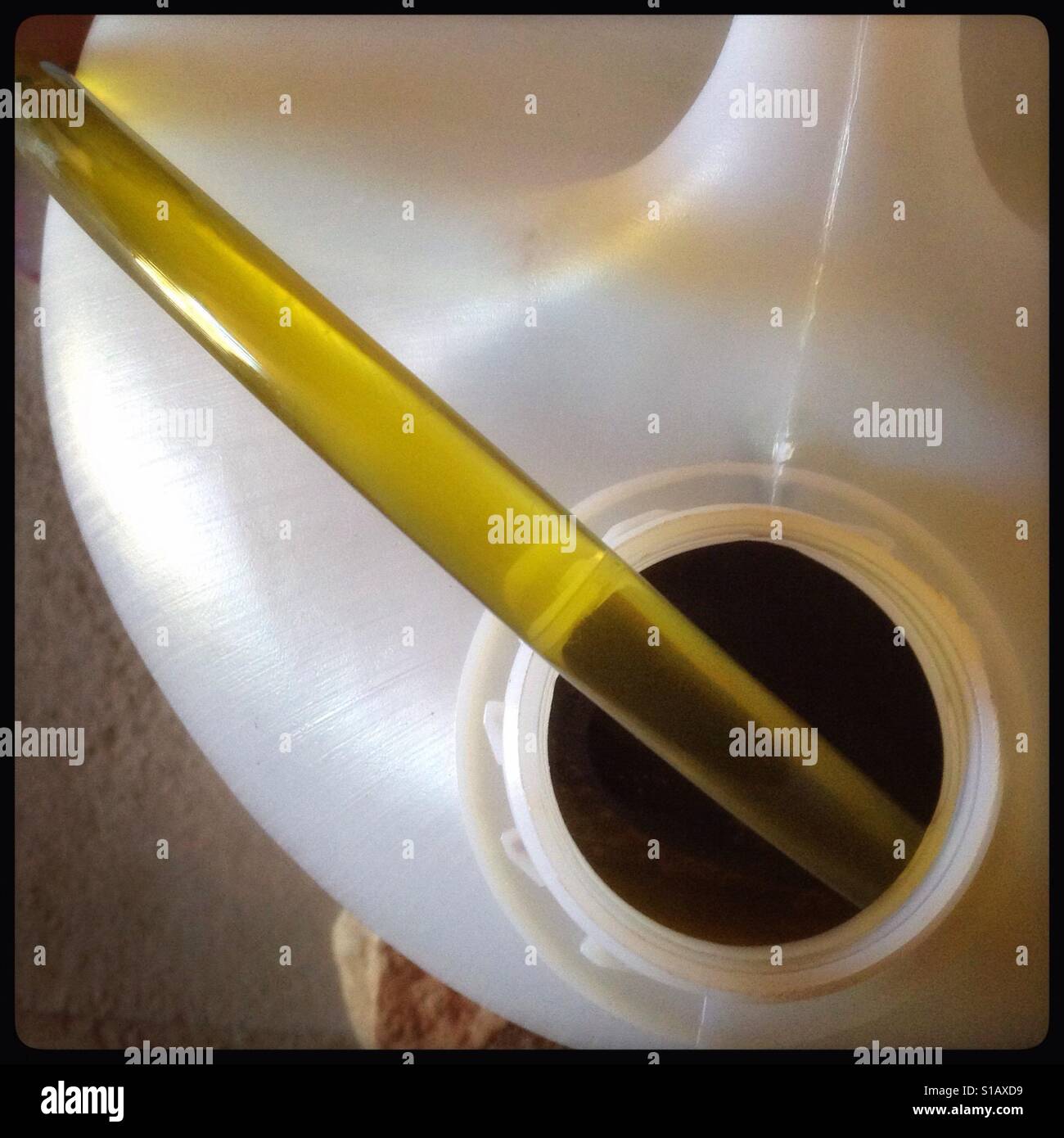 Decanting hi-res stock photography and images - Alamy