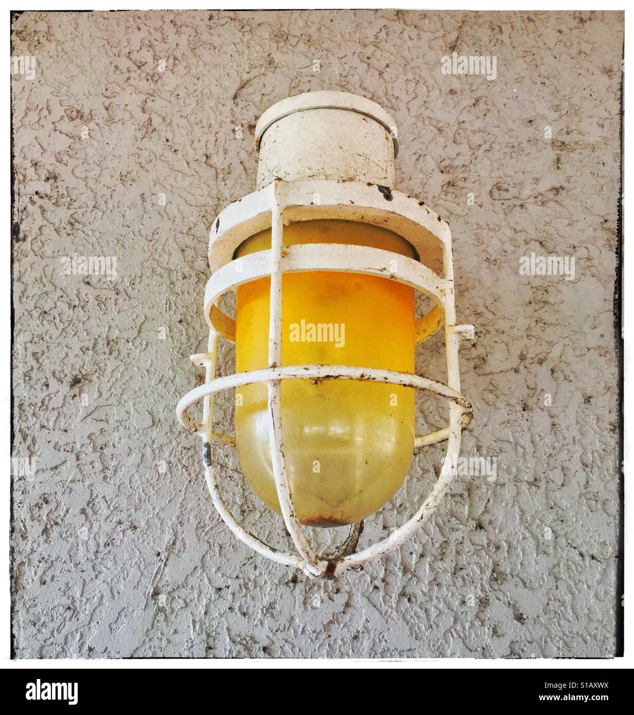 Outside lamp hi-res stock photography and images - Alamy