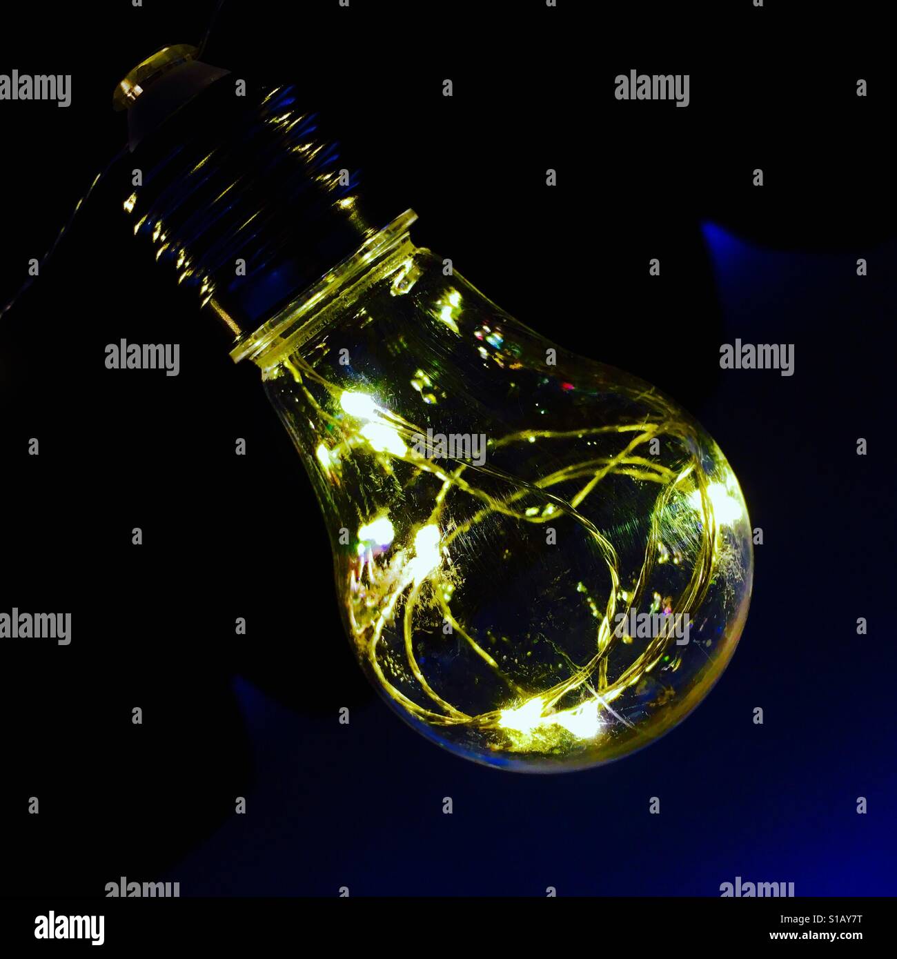 Star light bulb hi-res stock photography and images - Alamy