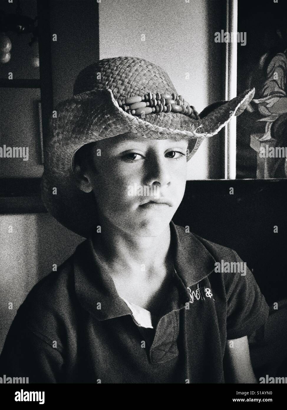 Black cow boy hat hi-res stock photography and images - Alamy