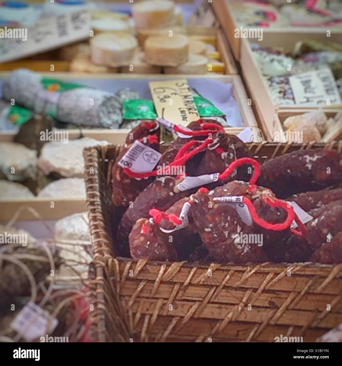 Market stand hi-res stock photography and images - Alamy