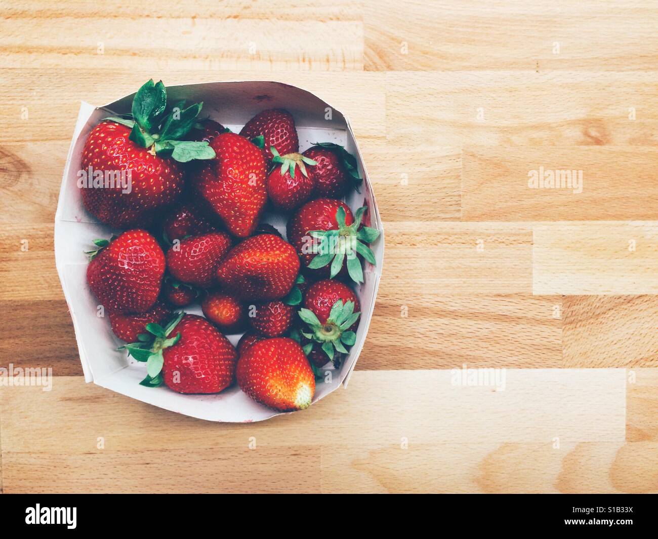 Strawberries overhead hi-res stock photography and images - Alamy