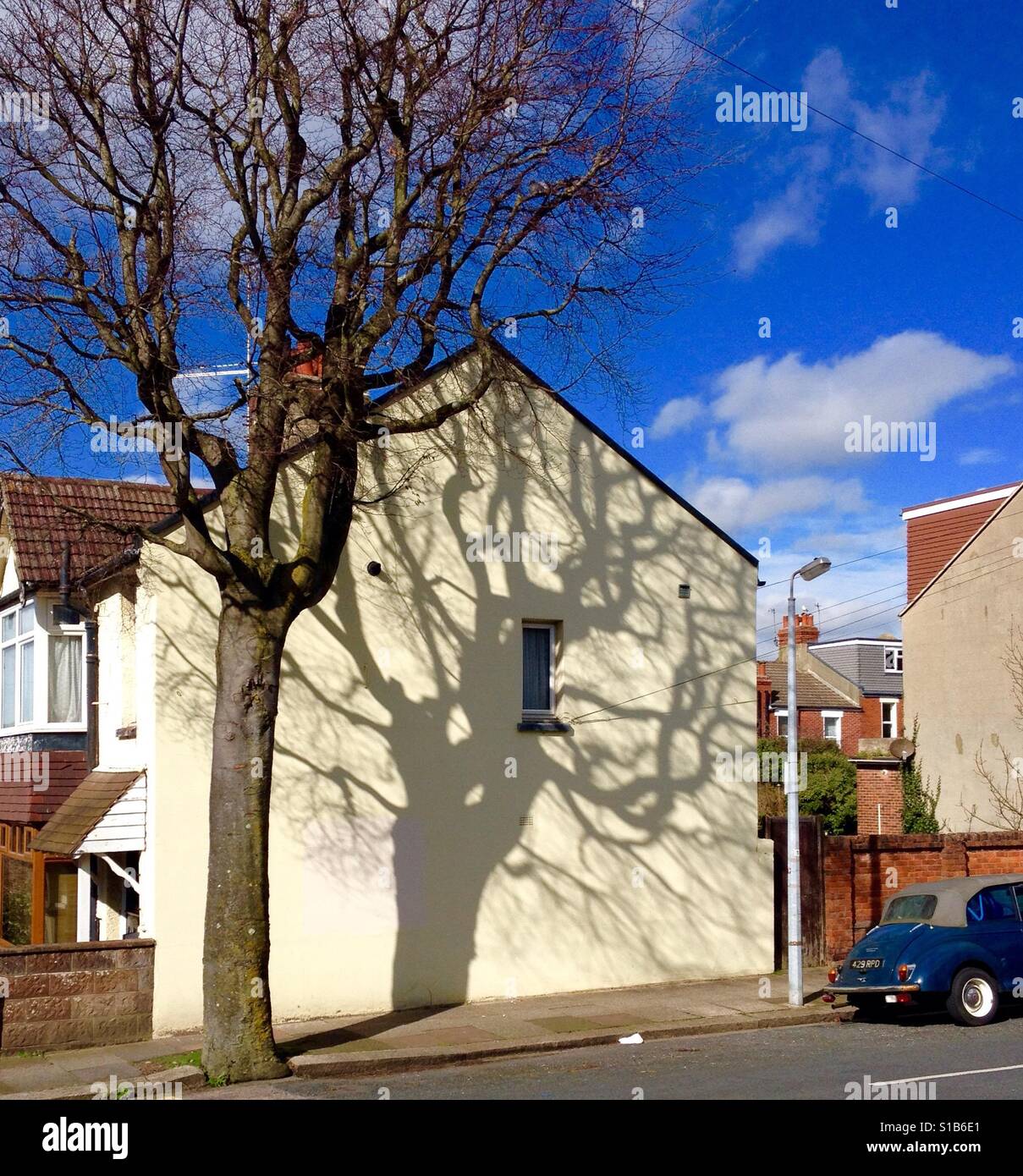 Big shadow hi-res stock photography and images - Alamy