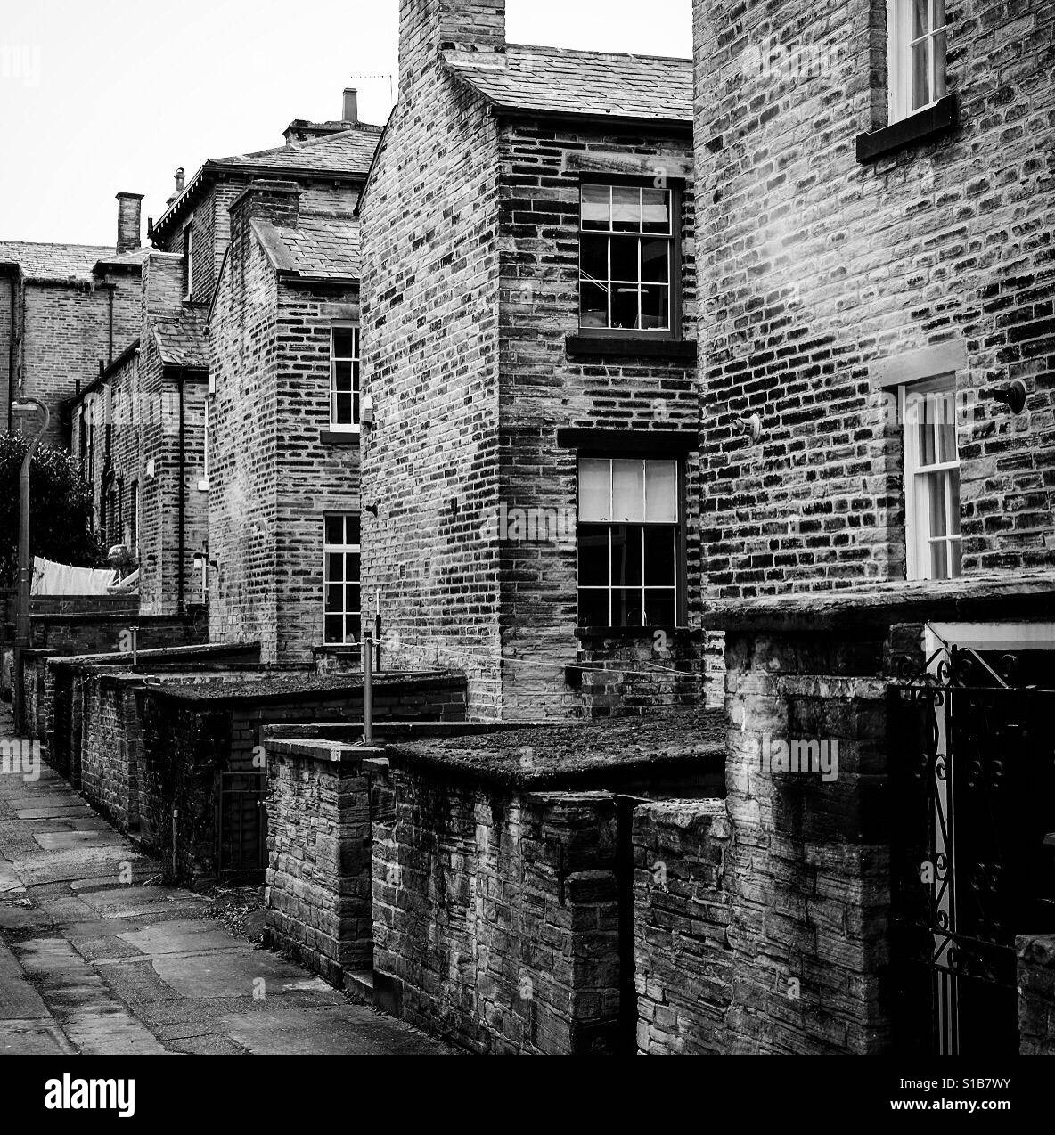 Victorian terrace houses hi-res stock photography and images - Alamy