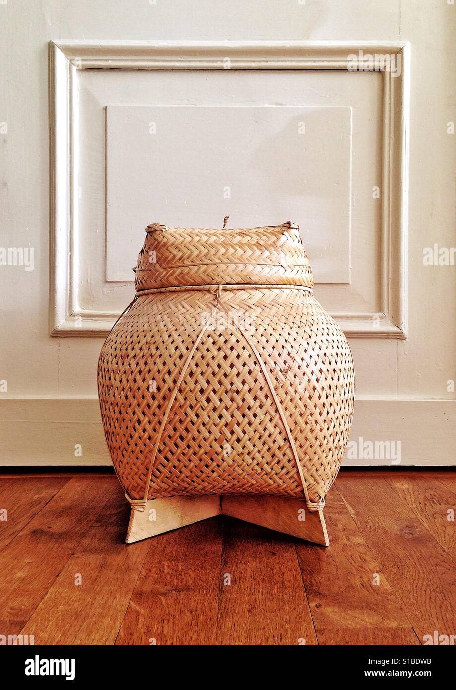 Box with bamboo hi-res stock photography and images - Alamy