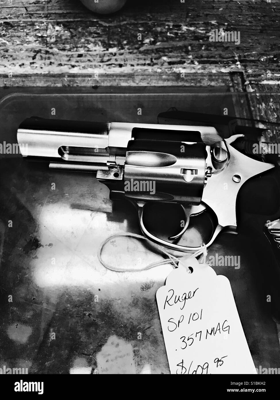 Tiger 357 magnum hand gun Stock Photo - Alamy