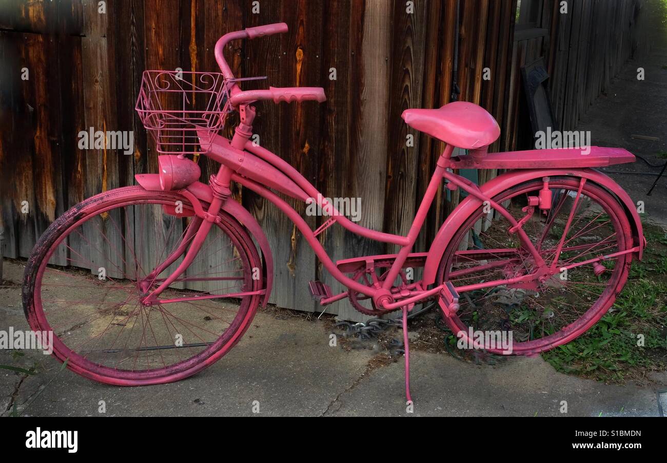 Pink bike hi-res stock photography and images - Alamy