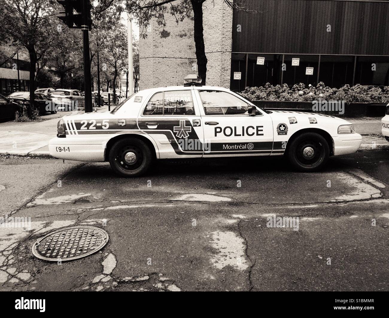 Montreal police car hi-res stock photography and images - Alamy