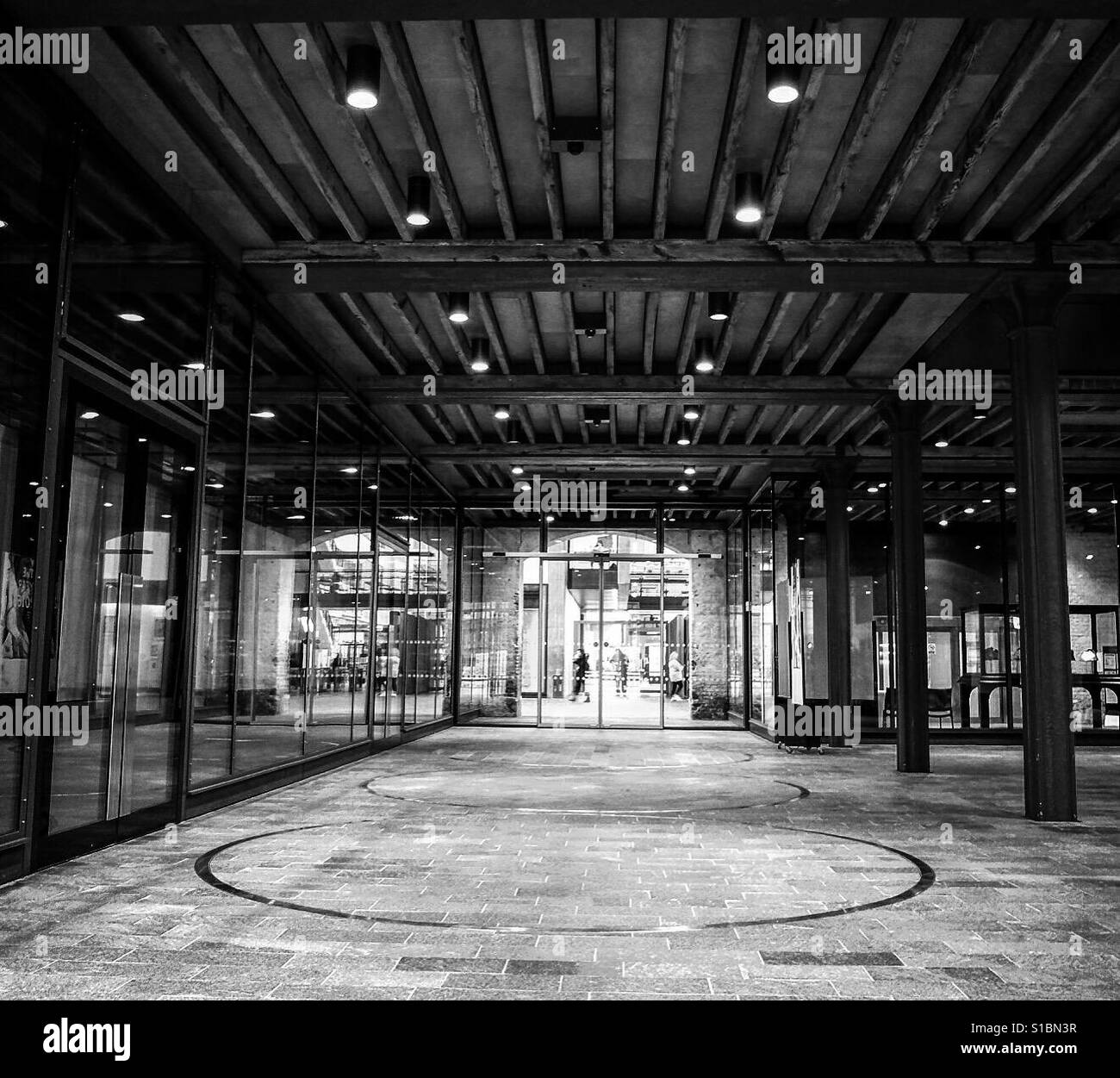 Square inside Black and White Stock Photos & Images - Alamy