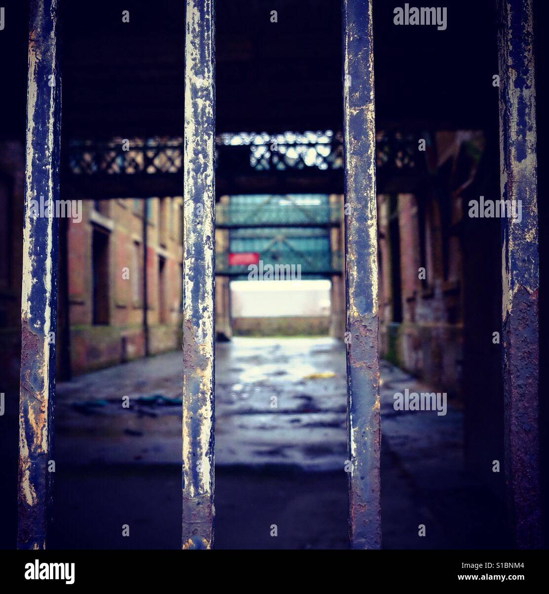 Closed gate hi-res stock photography and images - Alamy