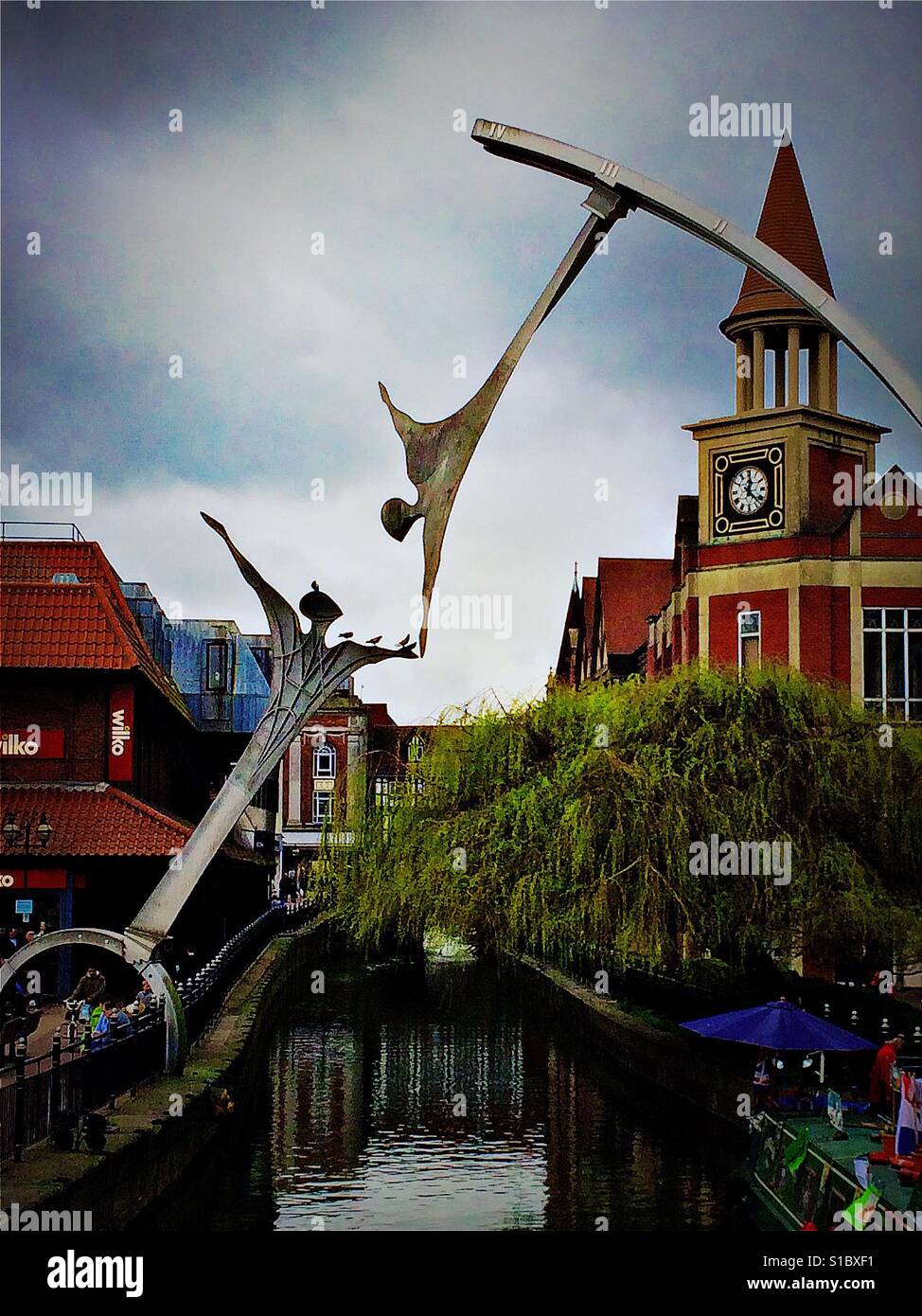 The empowerment sculpture hi-res stock photography and images - Alamy