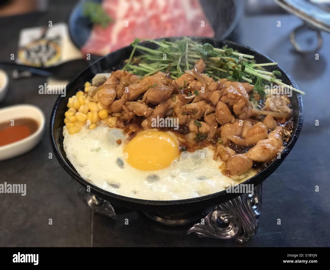 Chicken n egg hi-res stock photography and images - Alamy