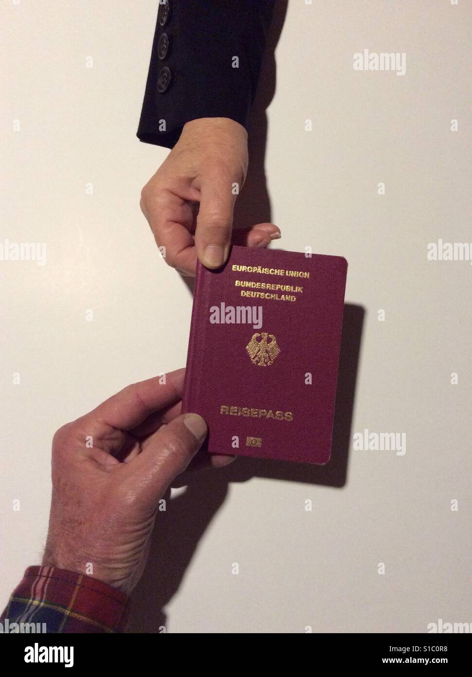 Border travel hi-res stock photography and images - Alamy