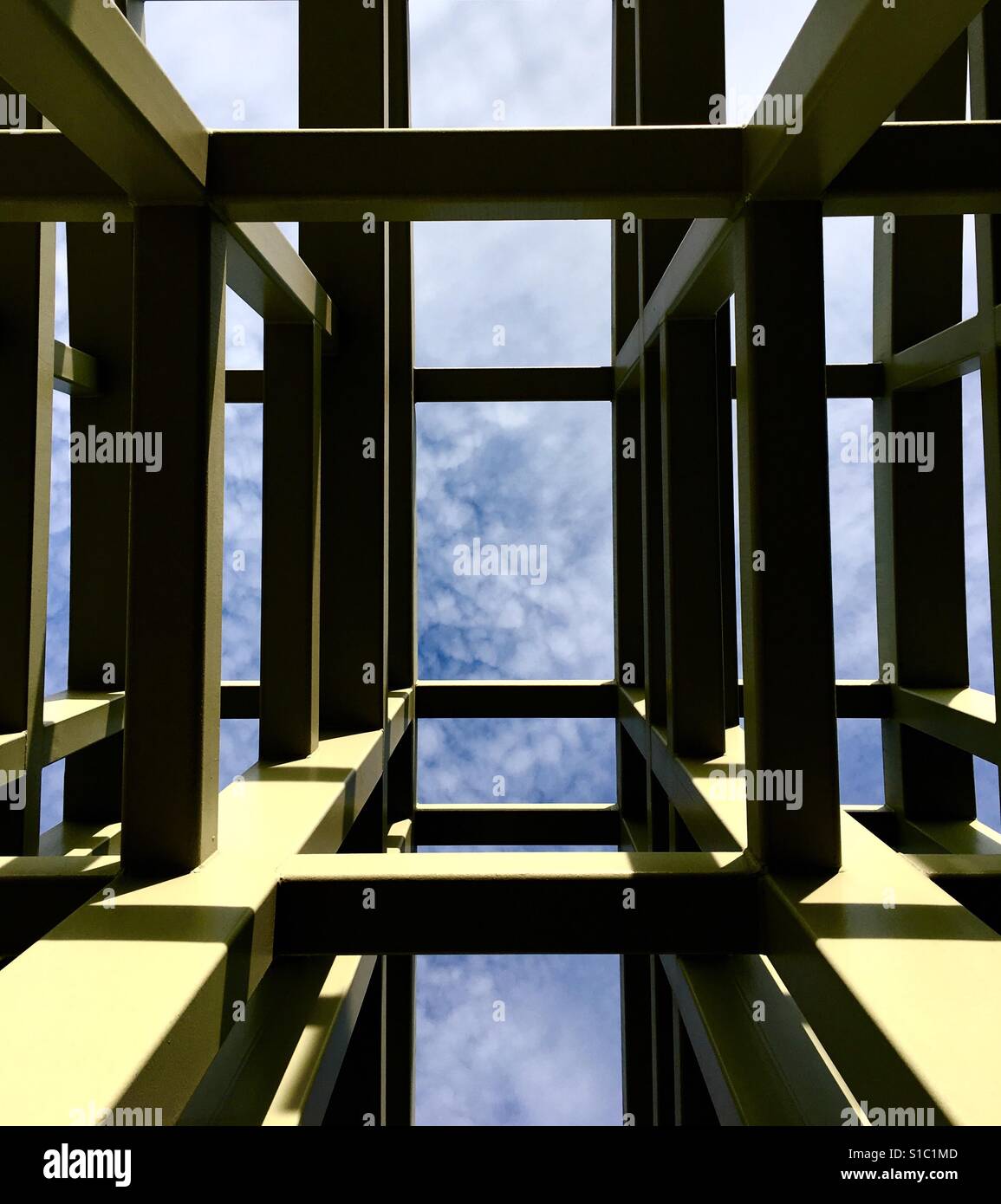 Steel frame beams hi-res stock photography and images - Alamy