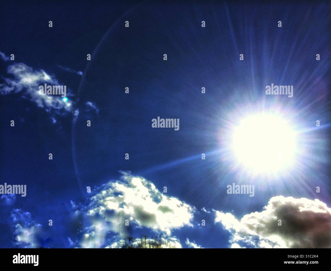 Sun and clear skies hi-res stock photography and images - Alamy