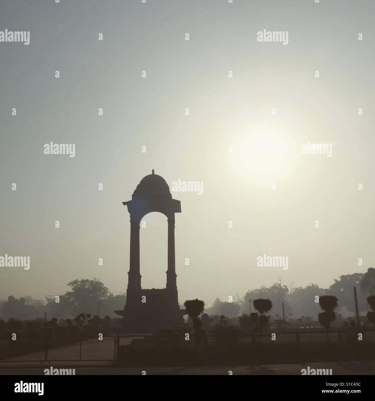 India gate silhouette hi-res stock photography and images - Alamy