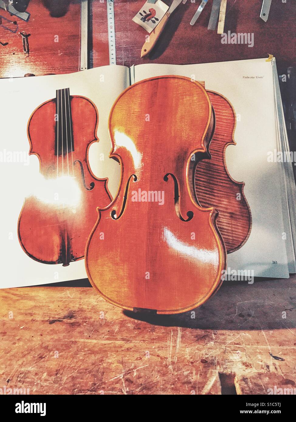 Violinmaking High Resolution Stock Photography and Images - Alamy