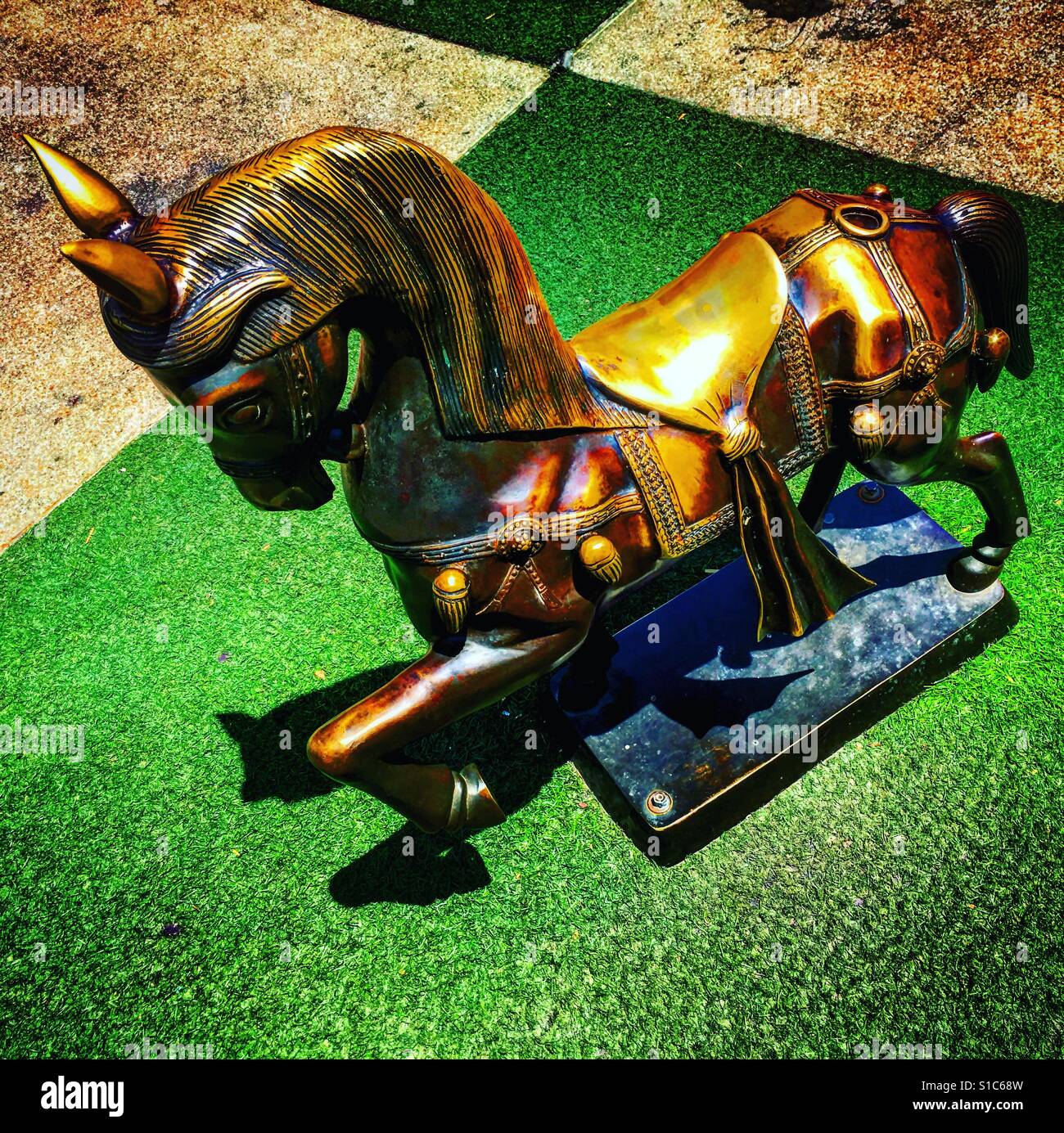 Statue of children hi-res stock photography and images - Alamy