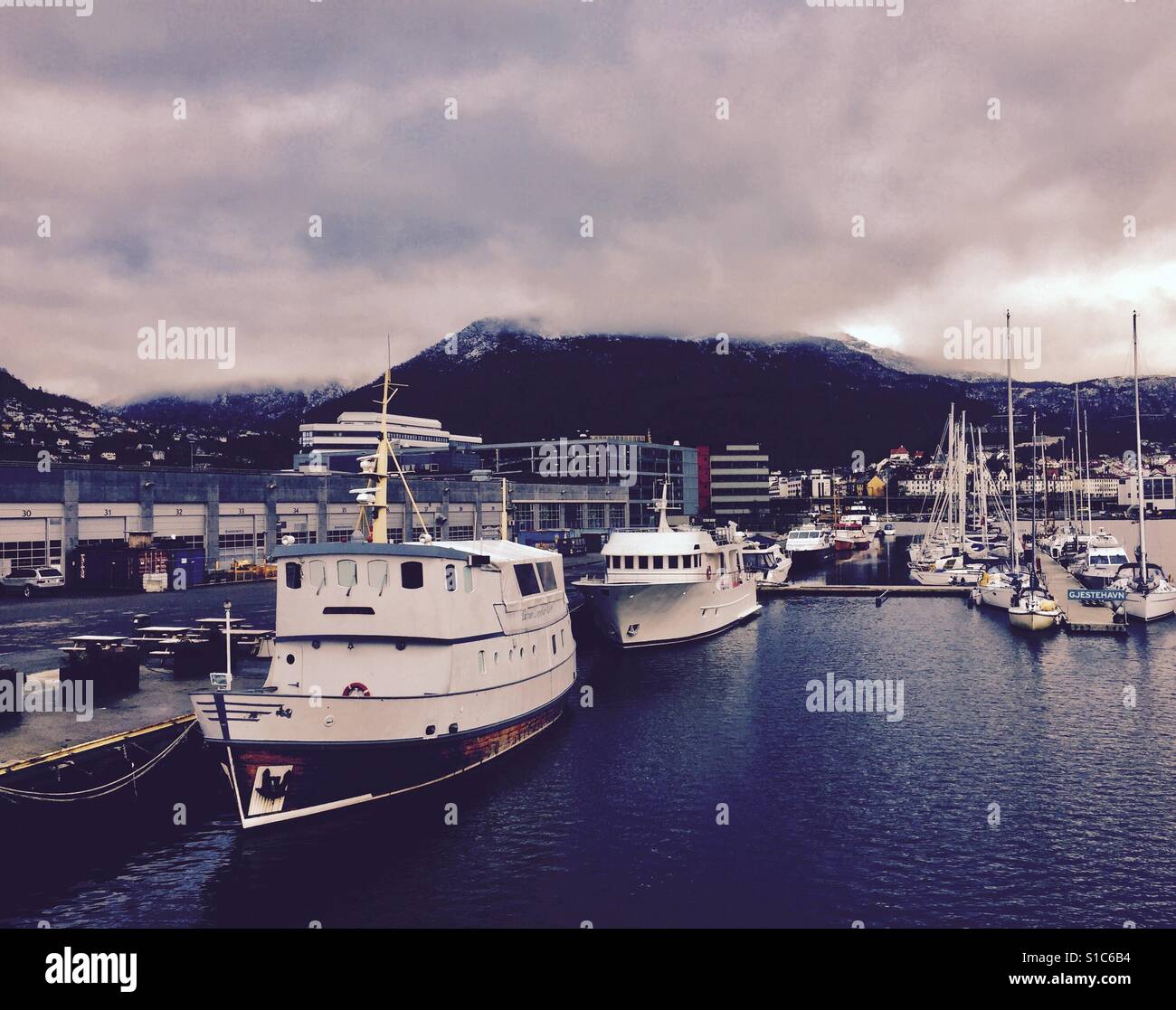 Harbor bay hi-res stock photography and images - Alamy