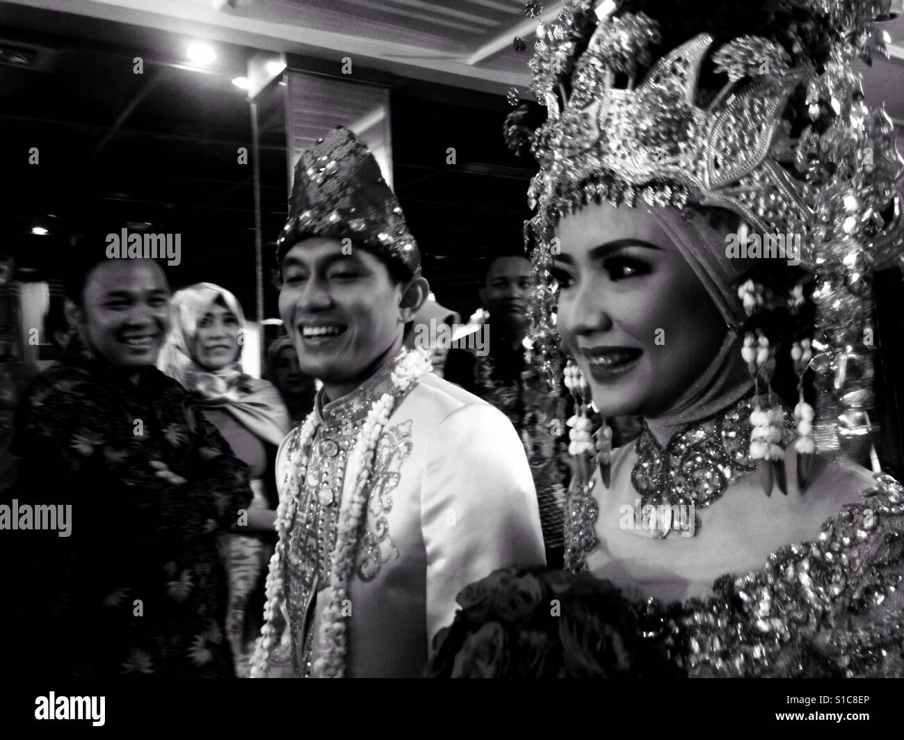 Traditional couple indonesia hi-res stock photography and images - Alamy