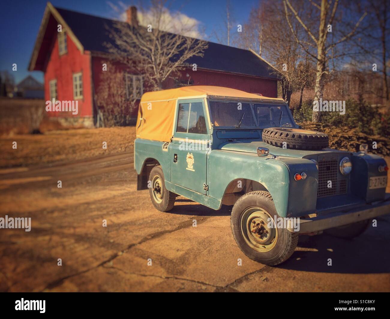 Land Rover ready for summer Stock Photo - Alamy