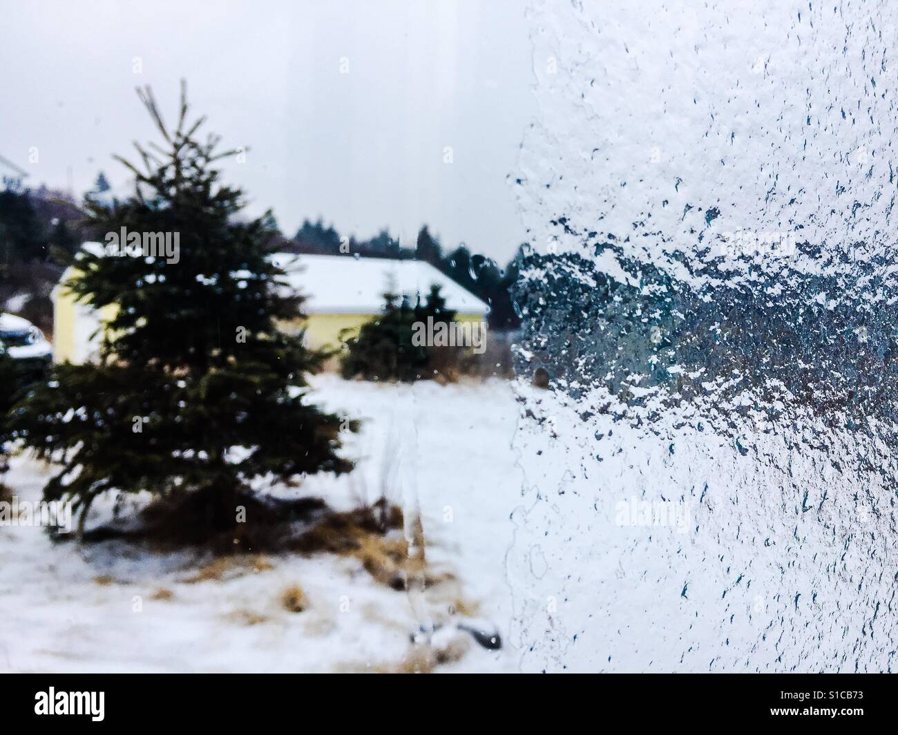 Rain covers hi-res stock photography and images - Alamy