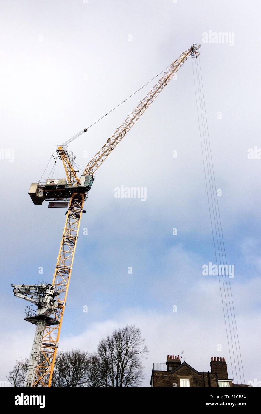 Vertical Crane High Resolution Stock Photography and Images - Alamy