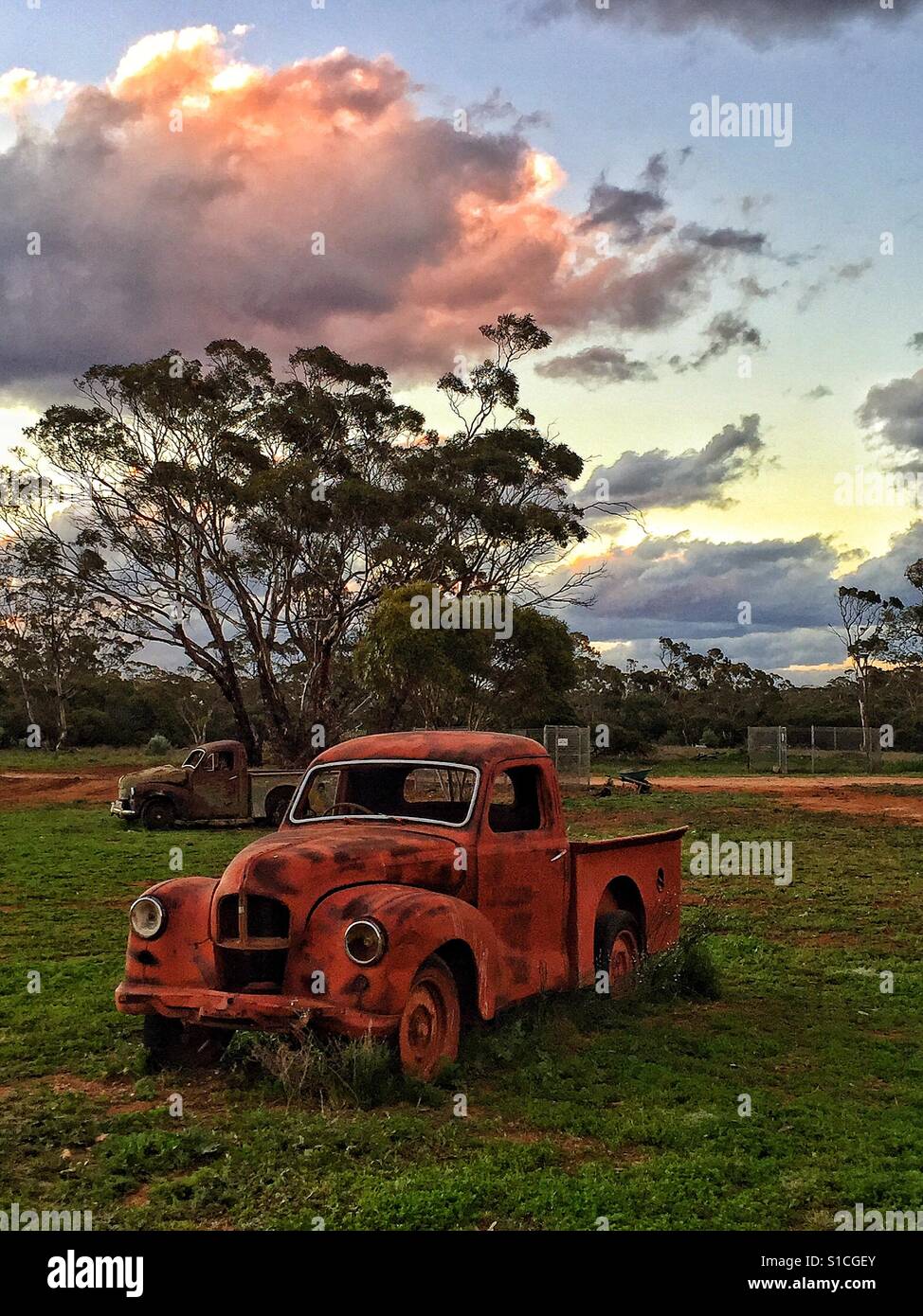 Rusty ute hi-res stock photography and images - Alamy