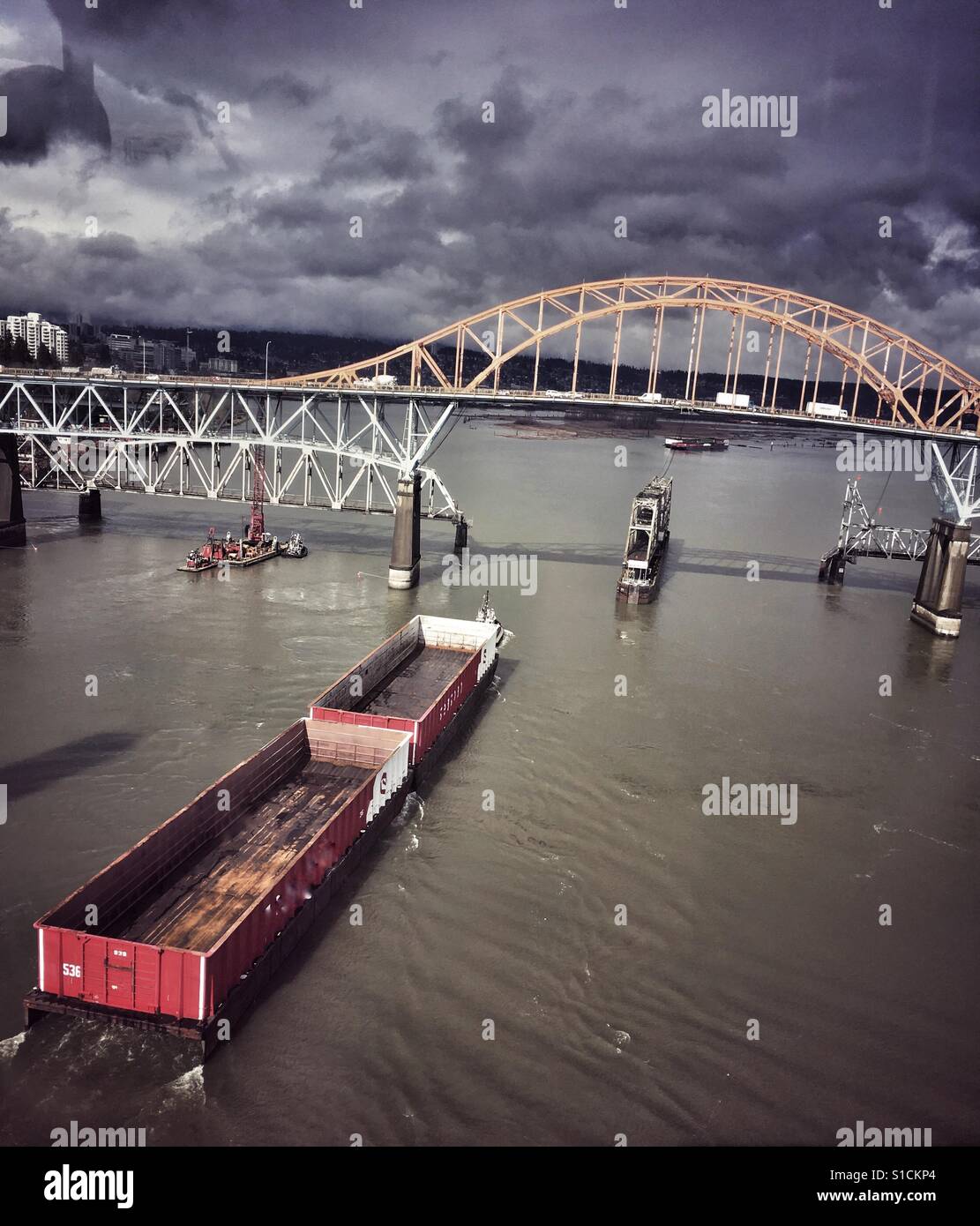 Tugboat bridge hi-res stock photography and images - Alamy