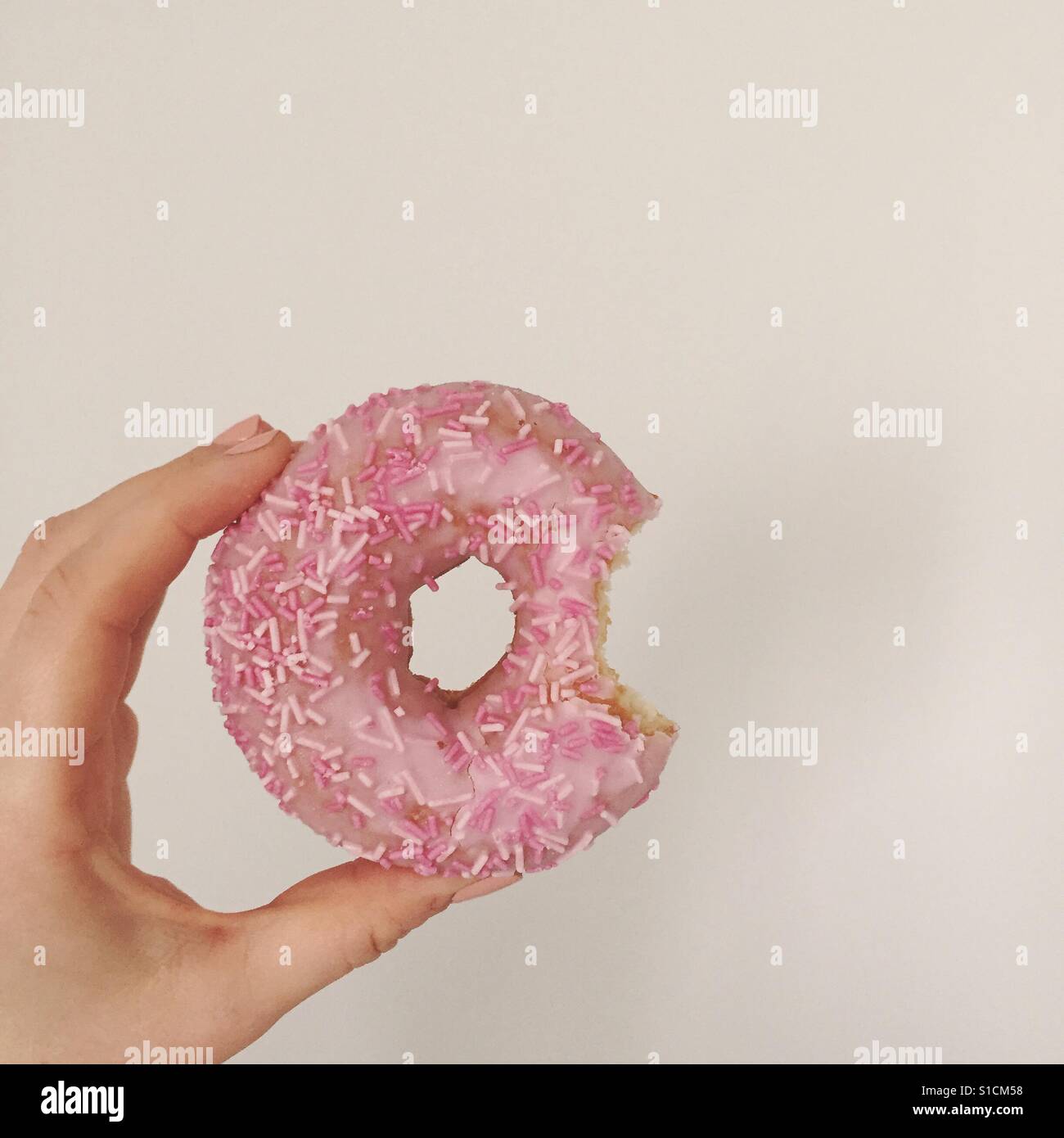 Pink donut sprinkles hi-res stock photography and images - Alamy
