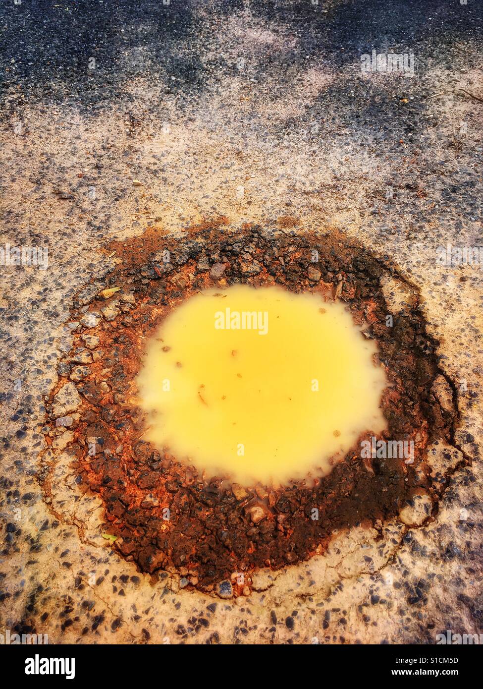 Puddle pothole hi-res stock photography and images - Alamy