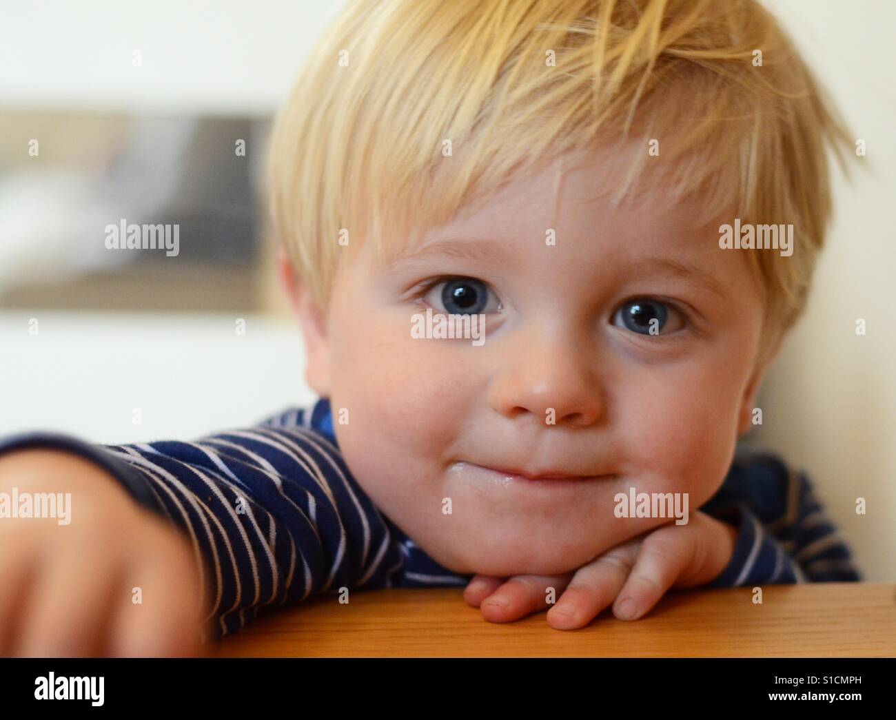 Full child hi-res stock photography and images - Alamy
