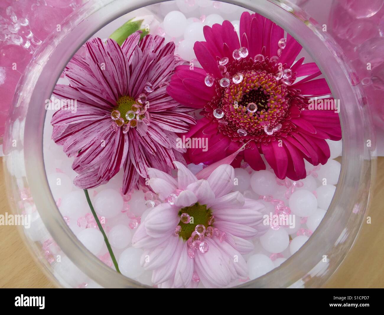 Pink Flowers Inside A Vase Stock Photo - Alamy