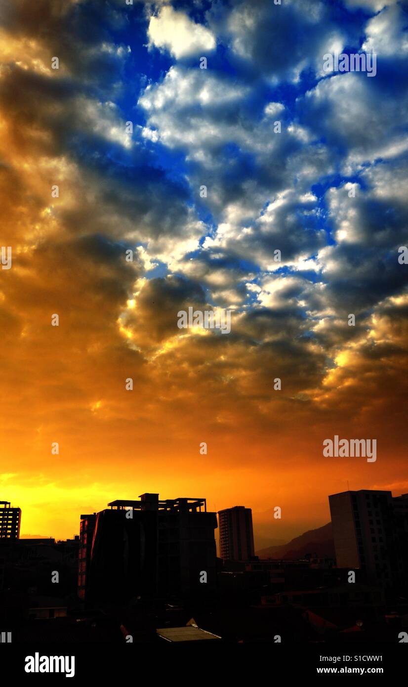 Blue and yellow sunset hi-res stock photography and images - Alamy