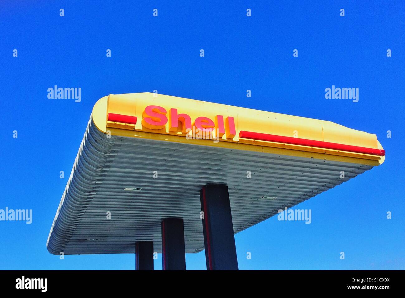Shell v power hi-res stock photography and images - Alamy