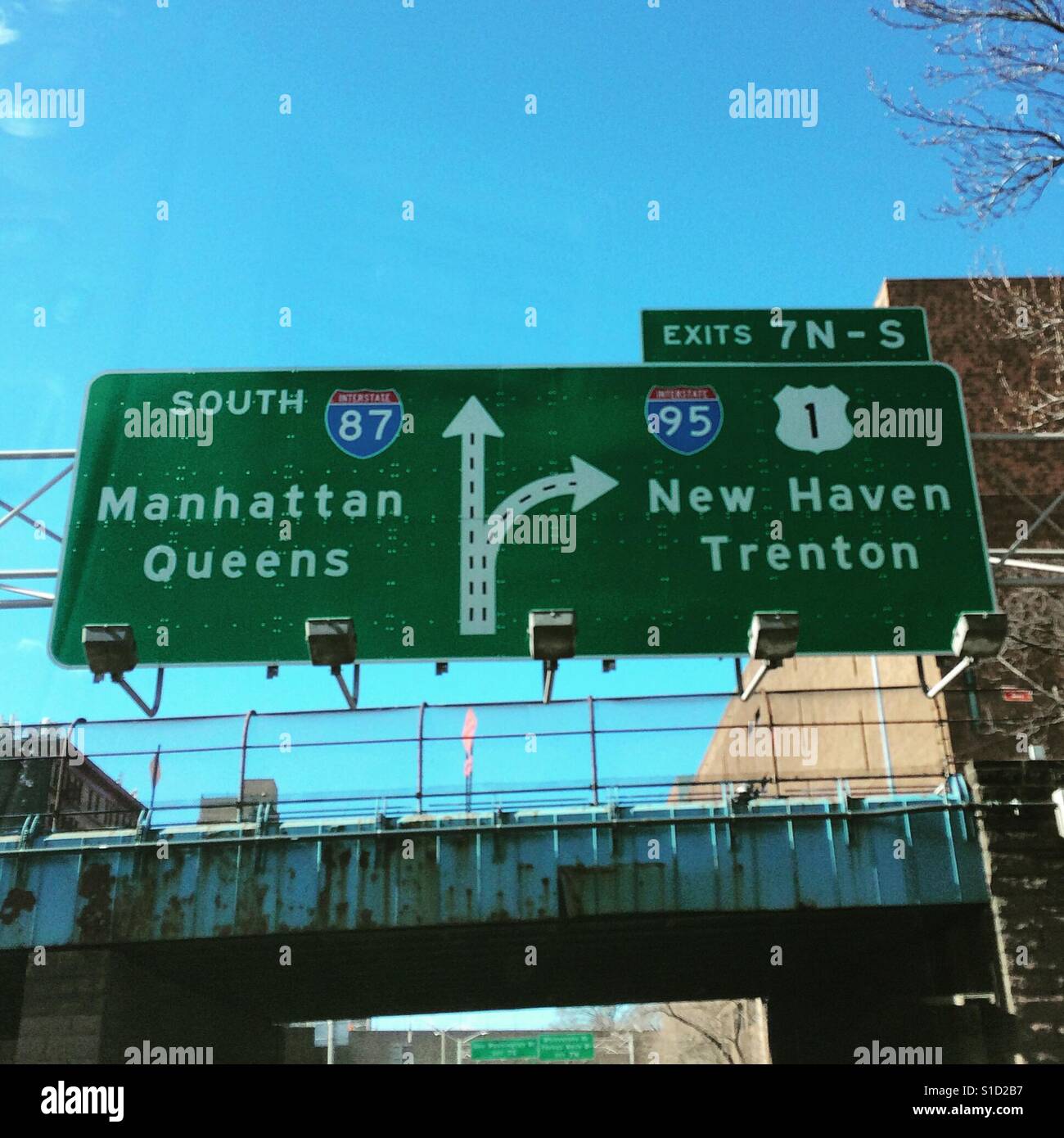 Trenton road sign hi-res stock photography and images - Alamy